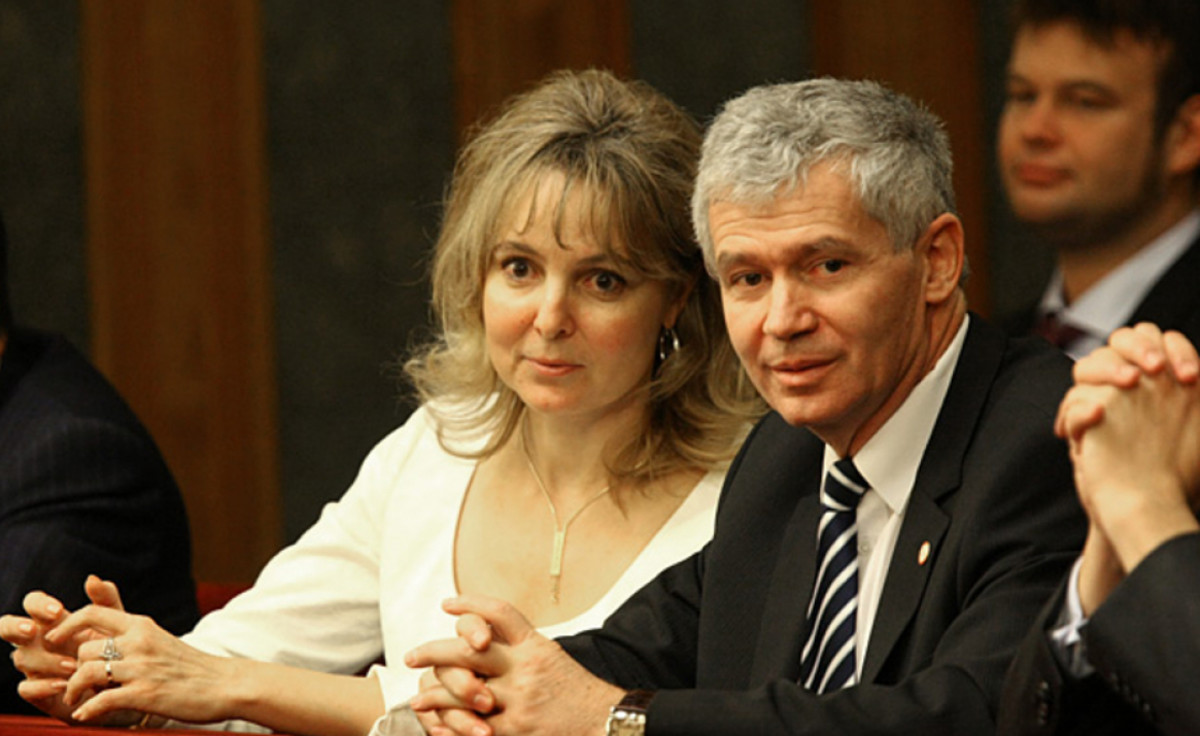 Polt Péter felesége közel 5 milliós fizetése mellé még egy 400 ezer ...