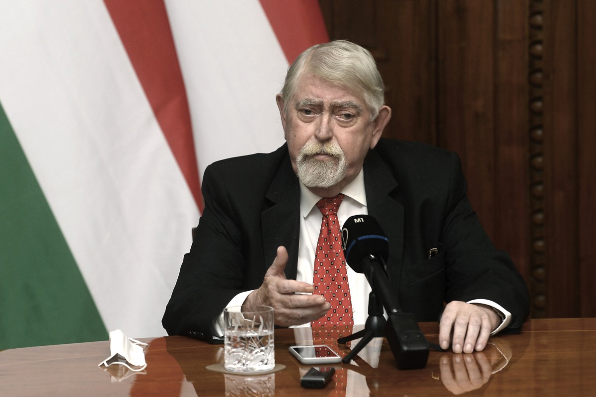 Házon belüli kritika - Völner szerint Kásler minisztériuma egy ...