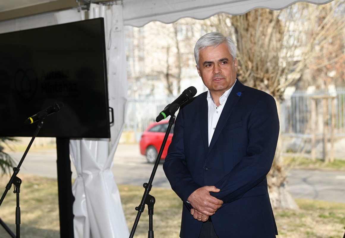 Pintér Sándor felmentette Jenei Zoltán országos kórházi főigazgatót ... Pintér Sándor felmentette Jenei Zoltán országos kórházi főigazgatót ...