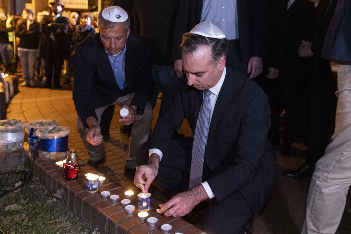 Nekiugrott az Orbán-kormány és sajtója Pressmannek. Vajon kinek lehet ...